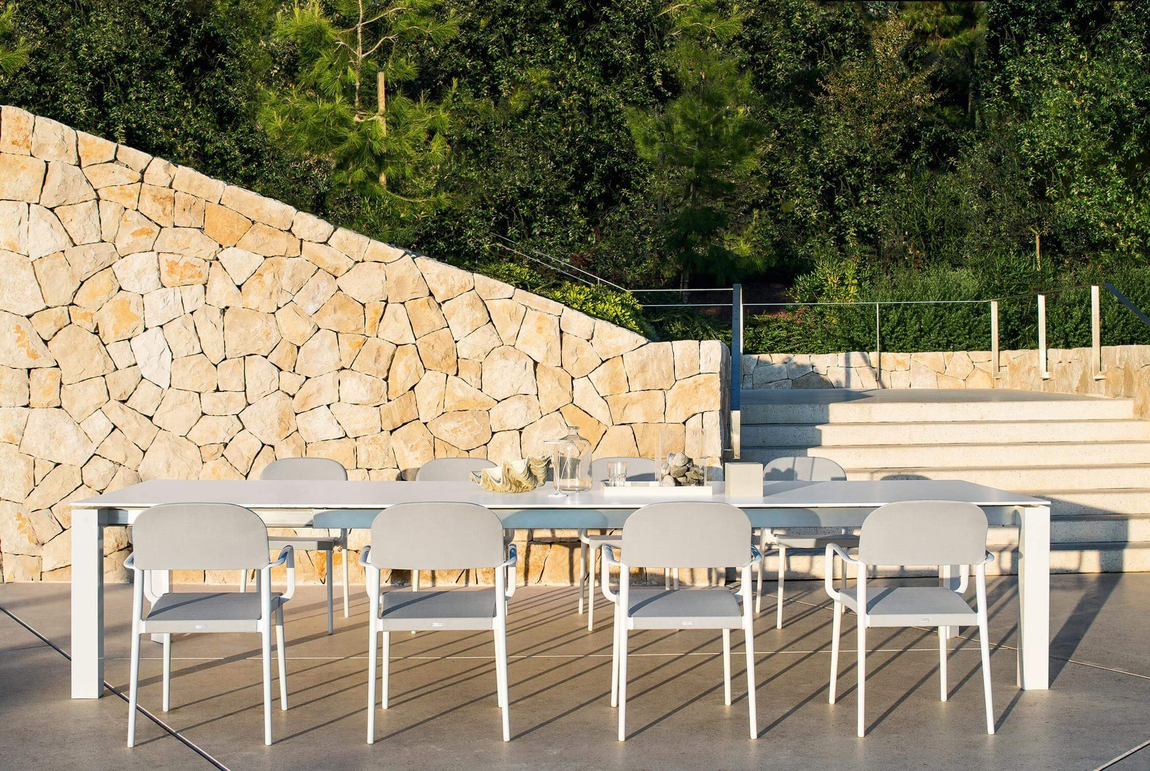 Dolmen Table by Varaschin | Cassoni