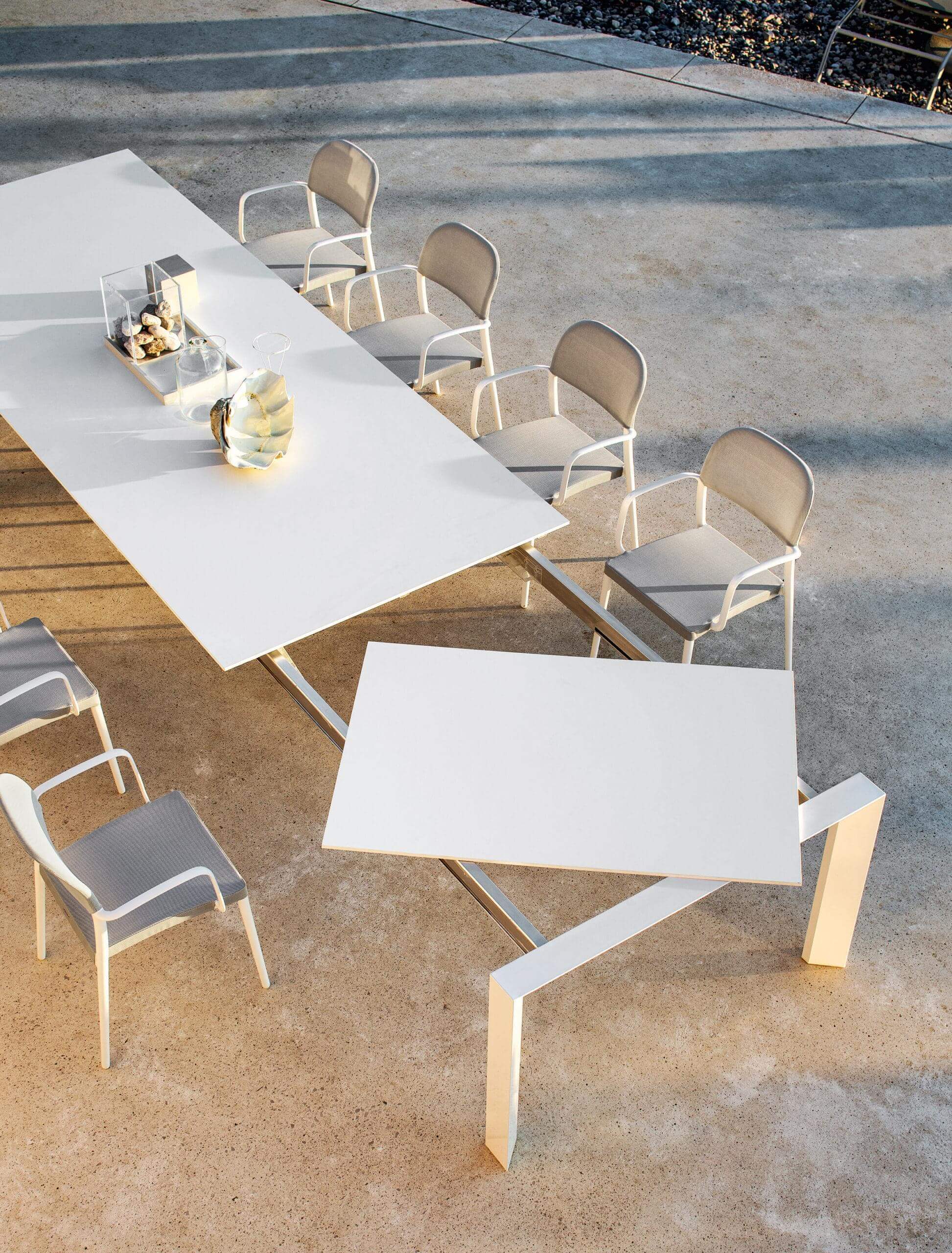 Dolmen Table by Varaschin | Cassoni