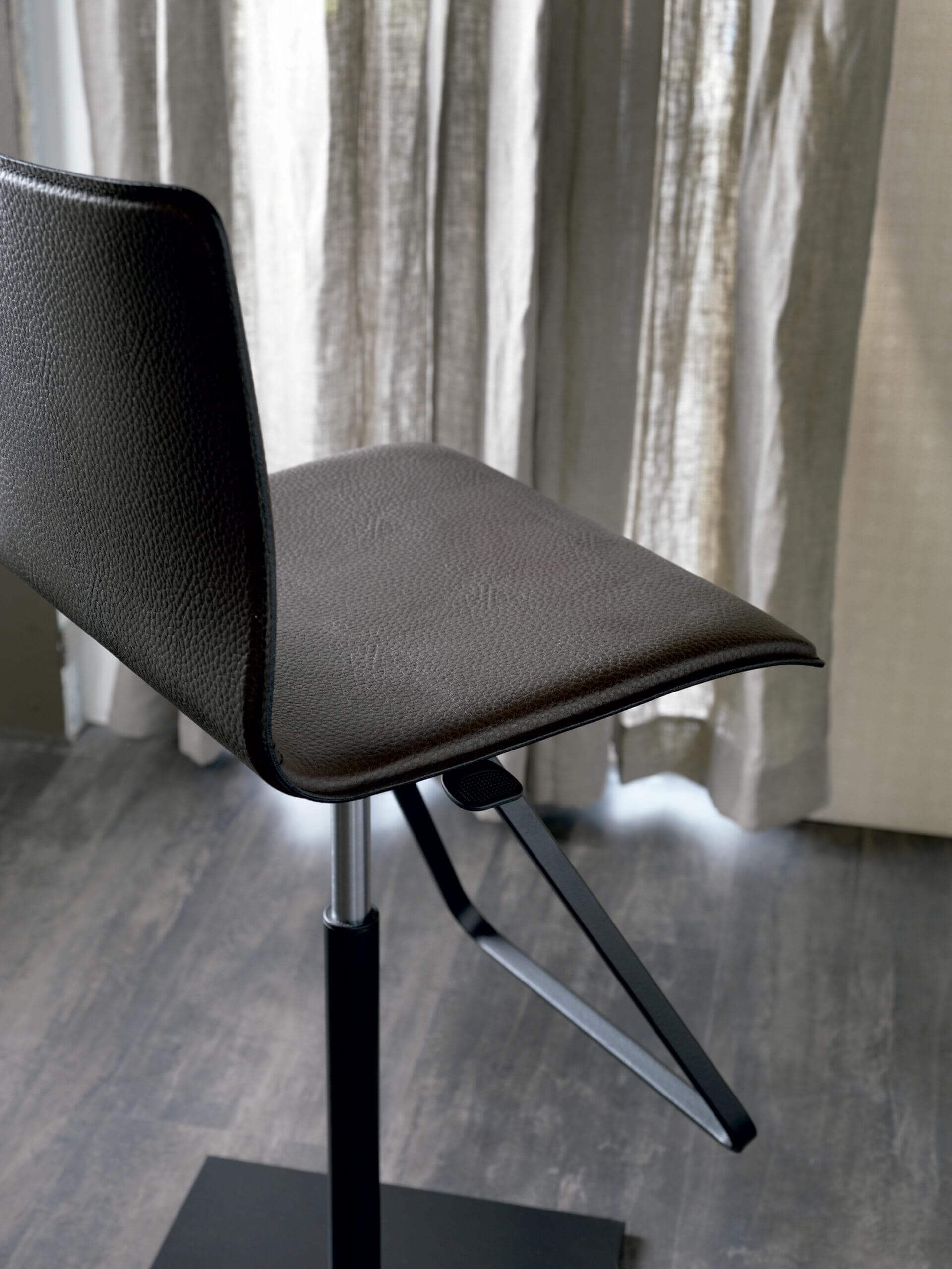Toto Stool by Cattelan Italia | Cassoni