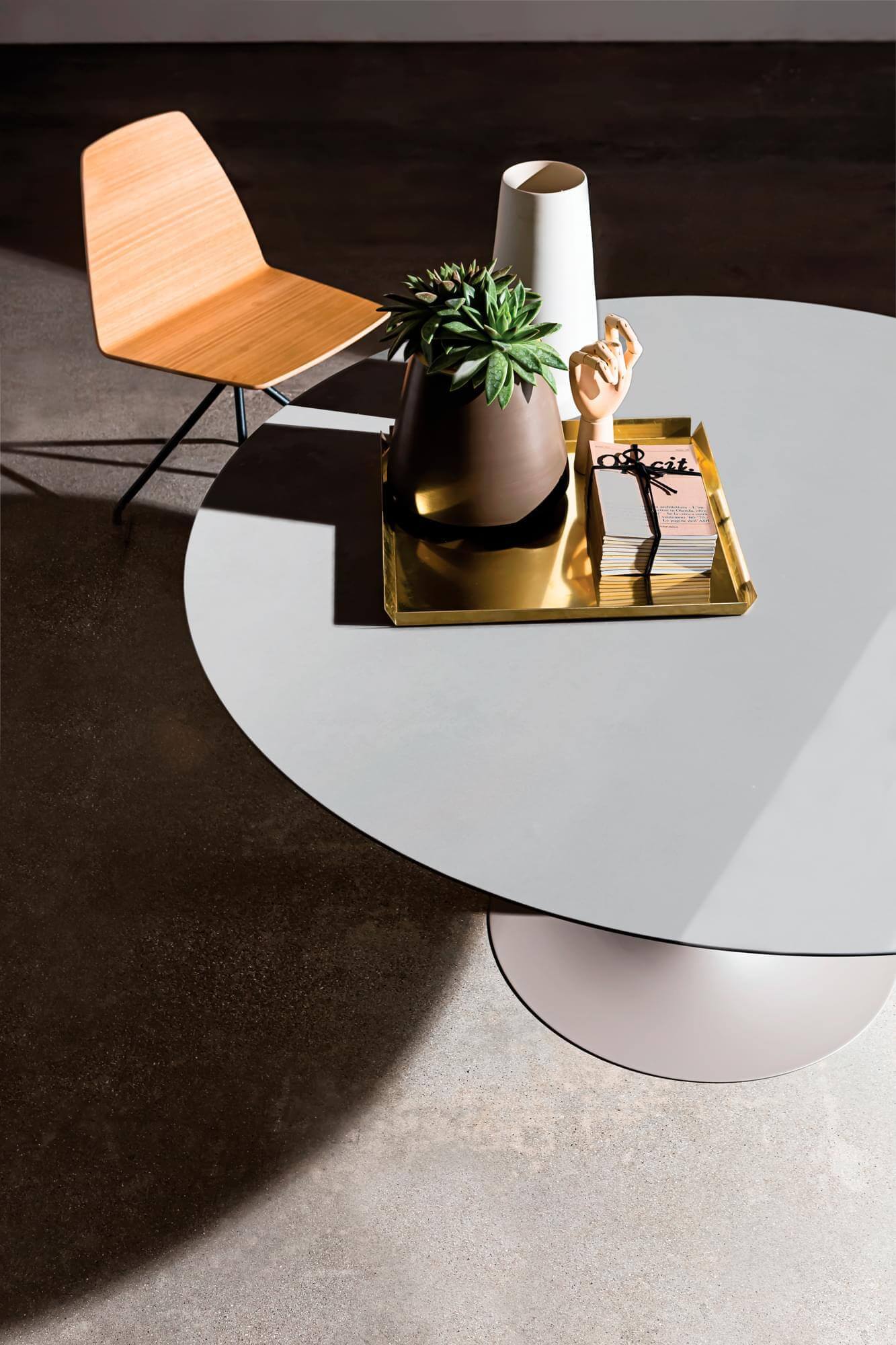 Flute Round Table by Sovet Italia | Cassoni