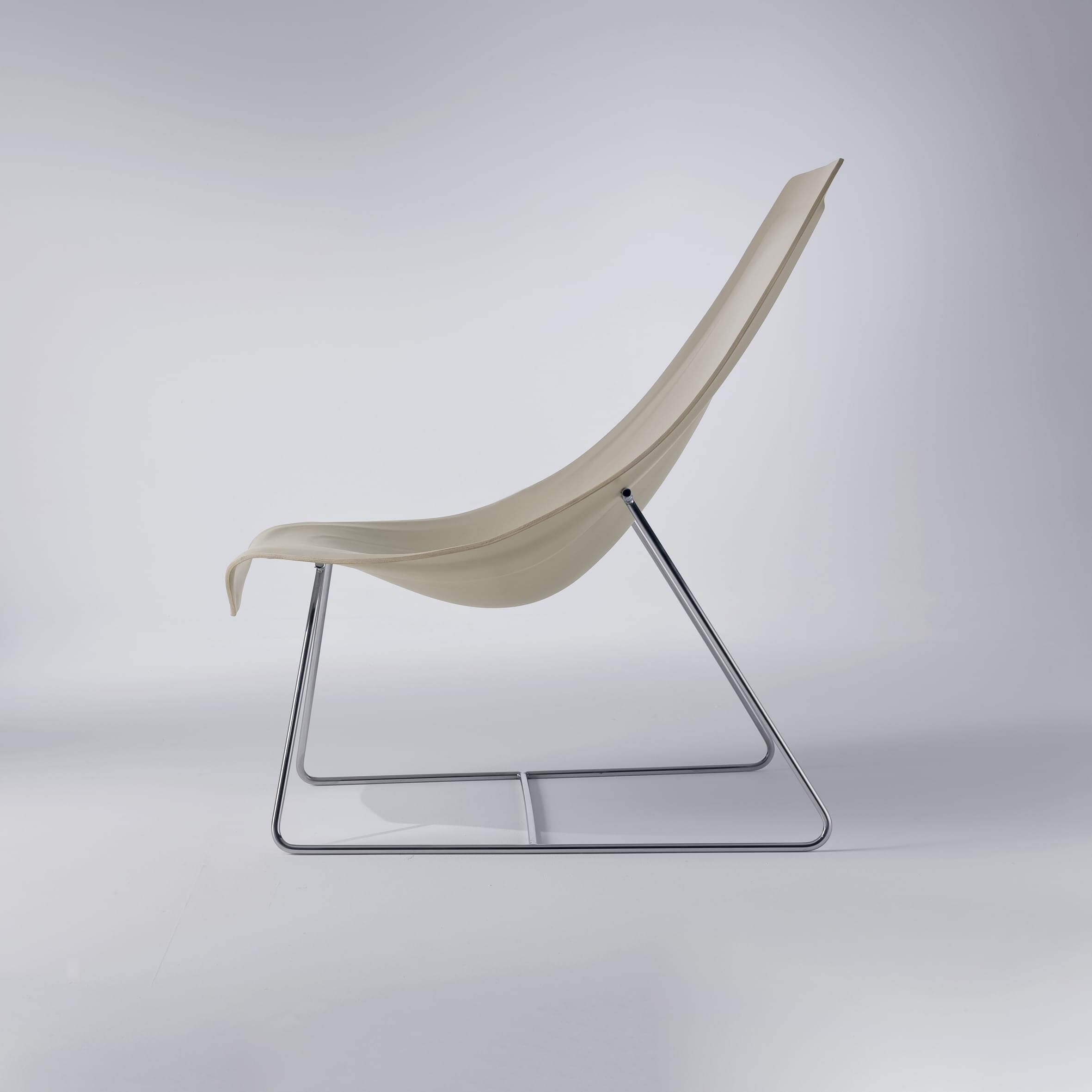Oyster Light Lounge Chair by 4 Mariani | Cassoni