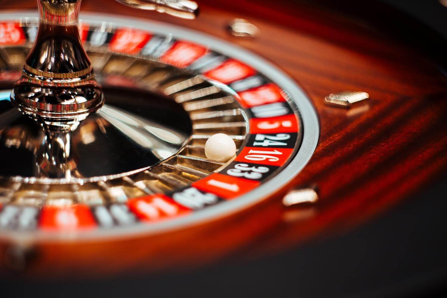 Versatile Montecarlo Roulette Table - Italian Designer & Luxury Game ...