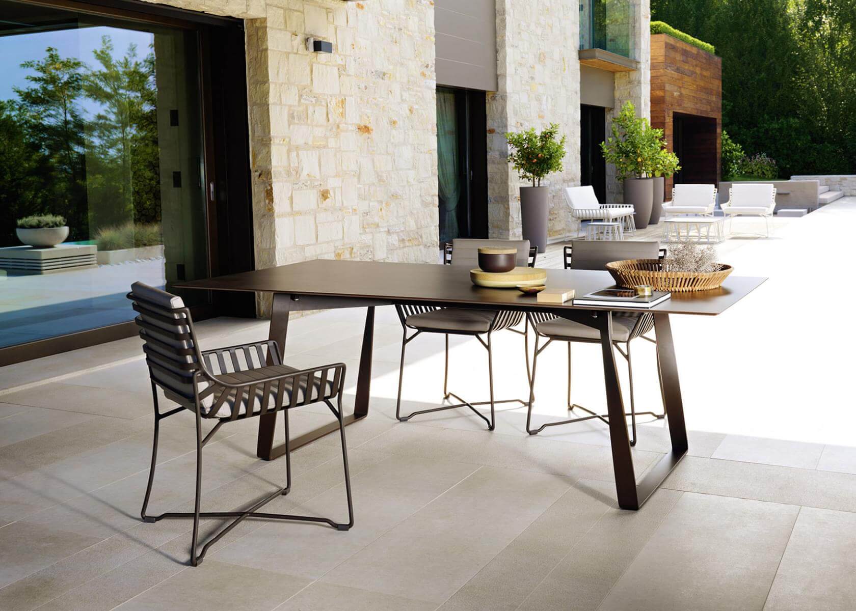 Fabulous Hamptons Graphics Table - Italian Designer & Luxury Outdoor ...