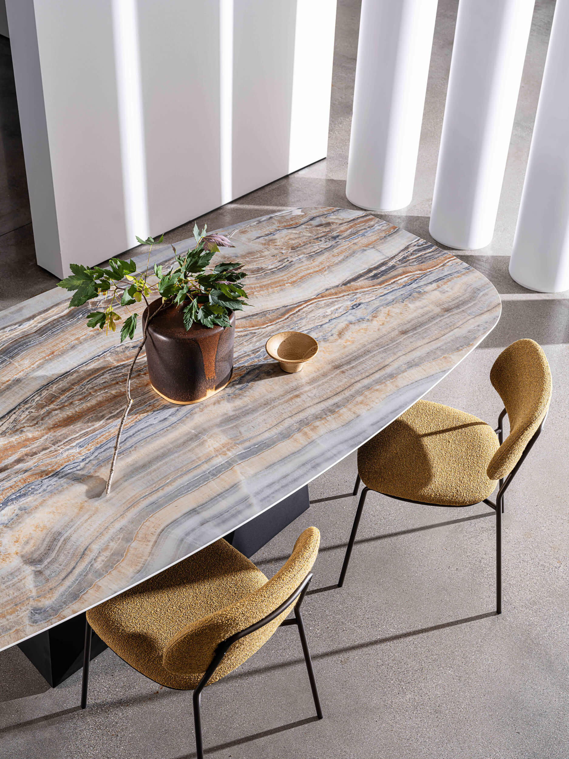GranDeod Shaped Table by Sovet Italia | Cassoni