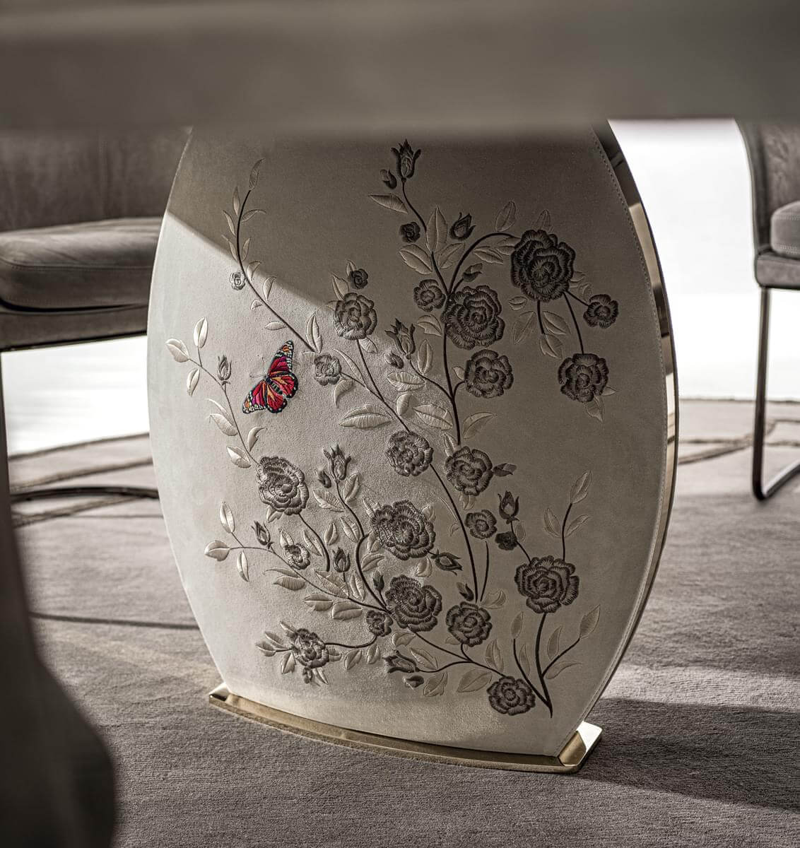 Lotus Table by Longhi | Cassoni