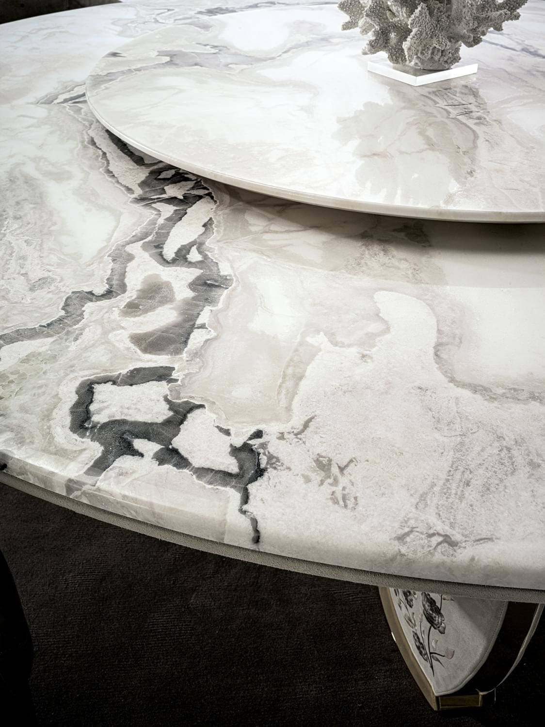 Lotus Table by Longhi | Cassoni