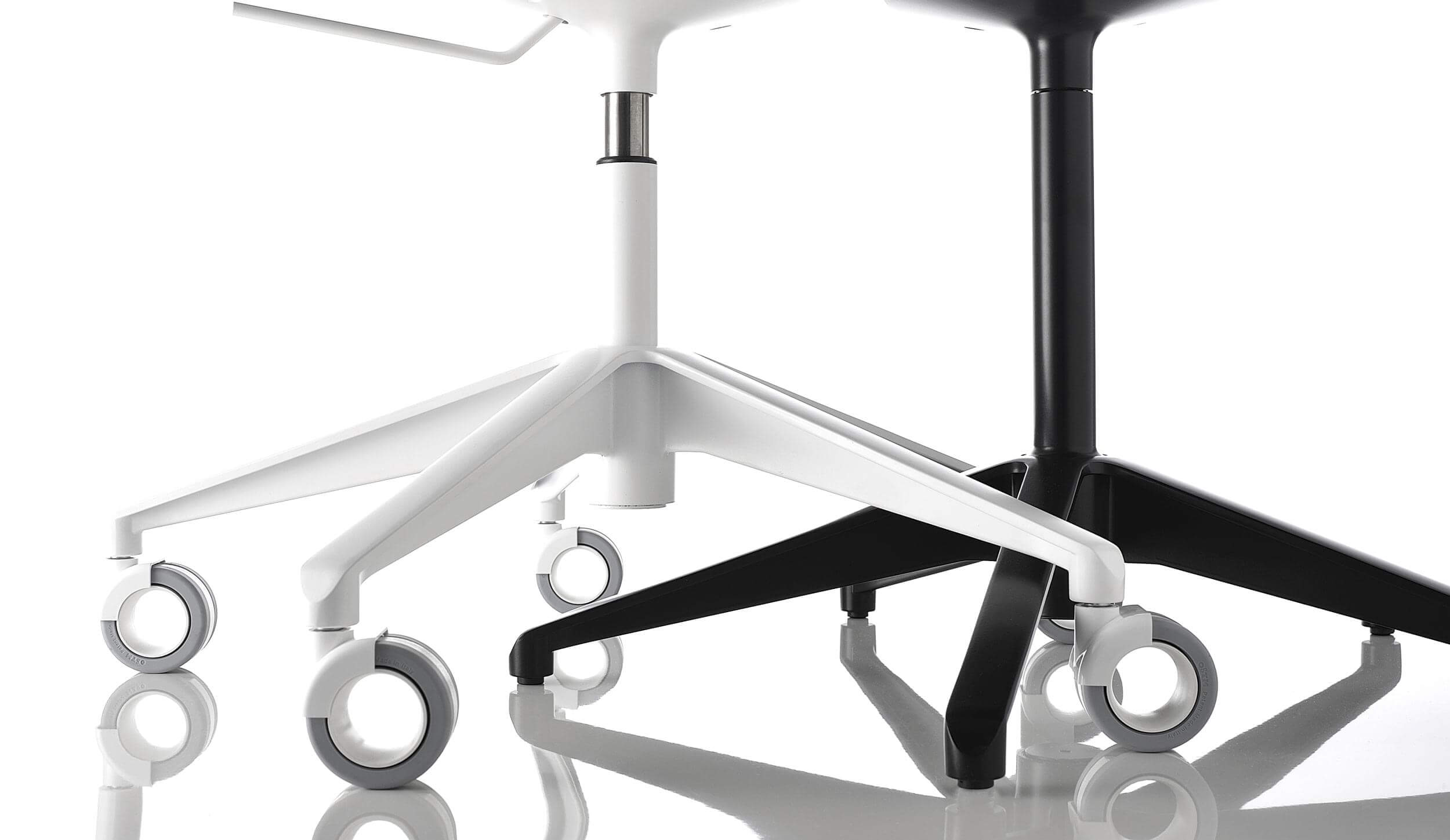 Italian Flow Chair- Italian Designer & Luxury Furniture at Cassoni