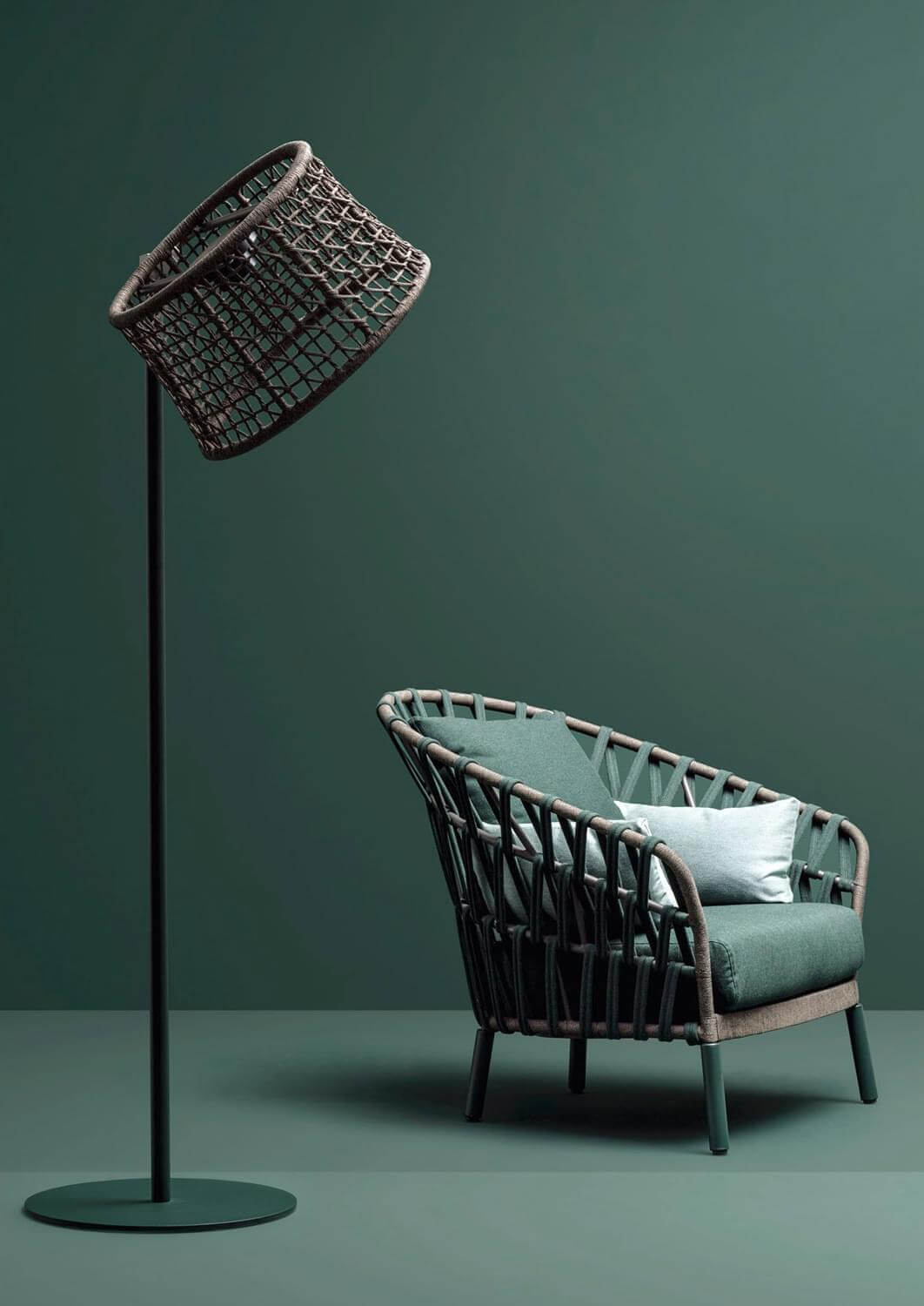 Emma Cross Lounge Chair by Varaschin | Cassoni
