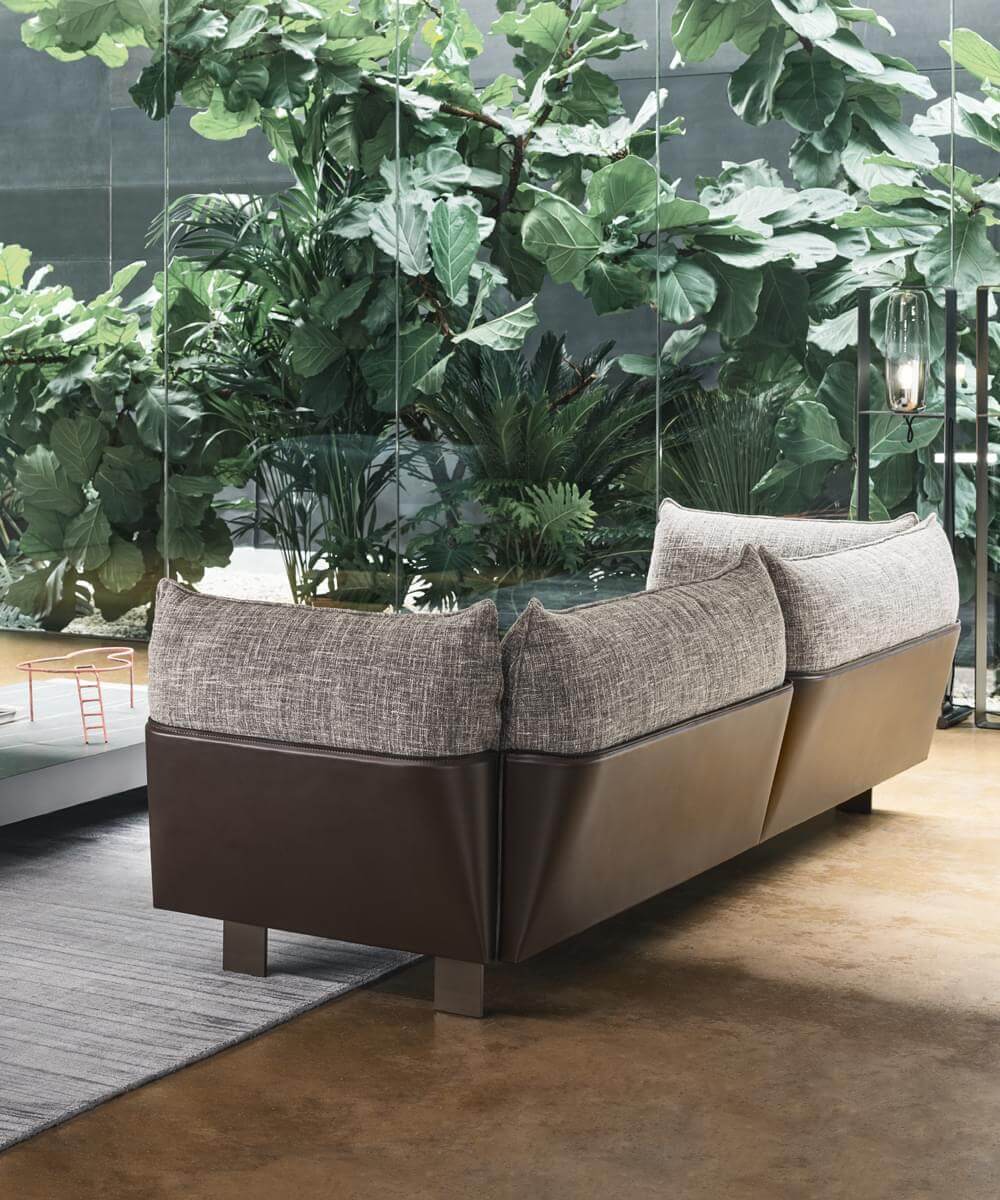 Elegant Blend Sofa- Italian Designer & Luxury Furniture at Cassoni