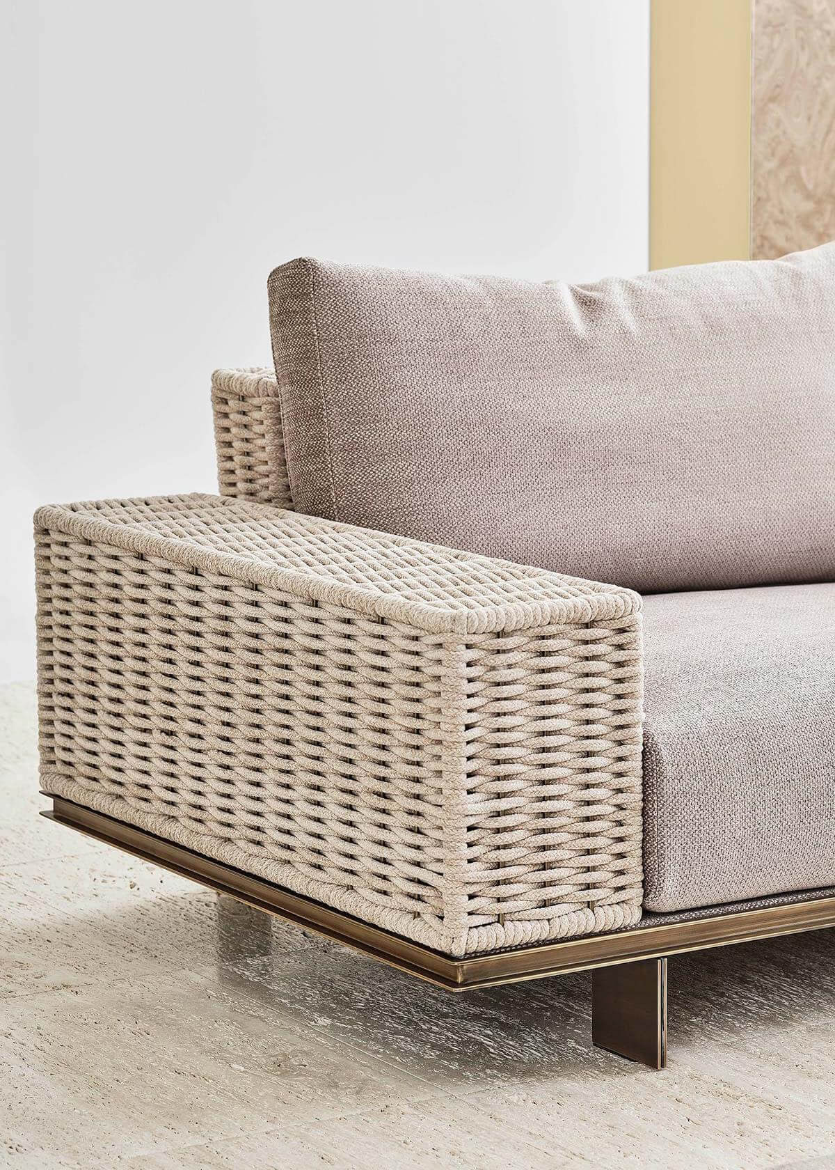 Memphis Sofa by Rugiano | Cassoni