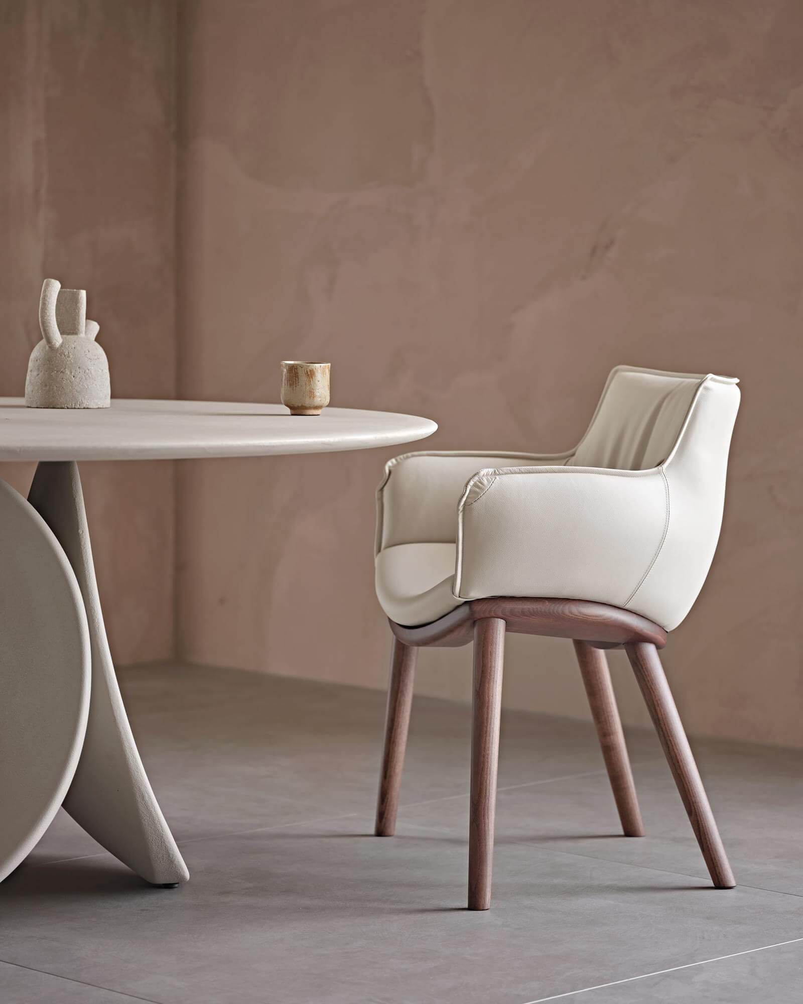 Elegant Rhonda Armchair - Italian Designer & Luxury Furniture at Cassoni