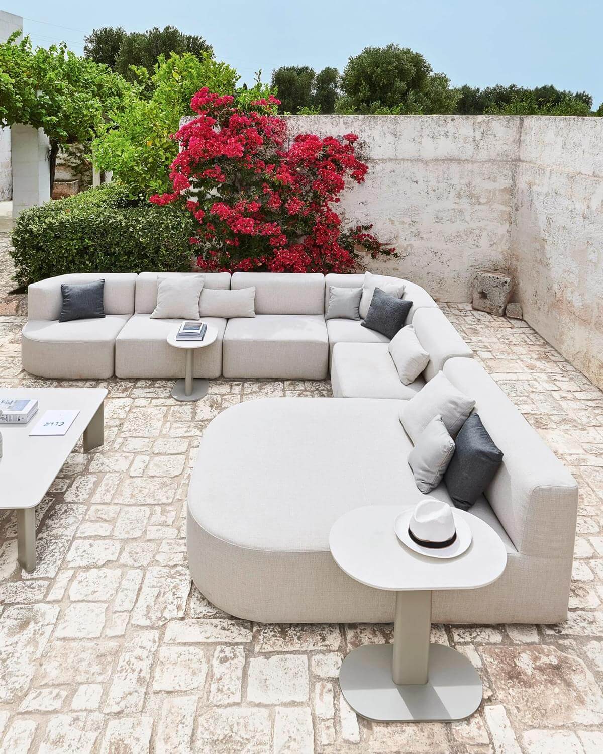 Plinto Side Table by Varaschin | Cassoni