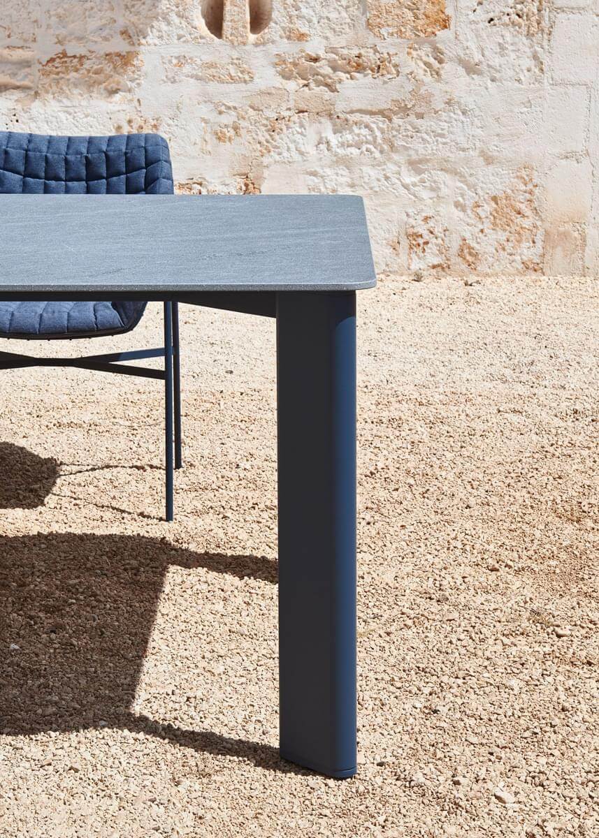 Sophisticated Plinto Table- Italian Designer & Luxury Outdoor Furniture ...