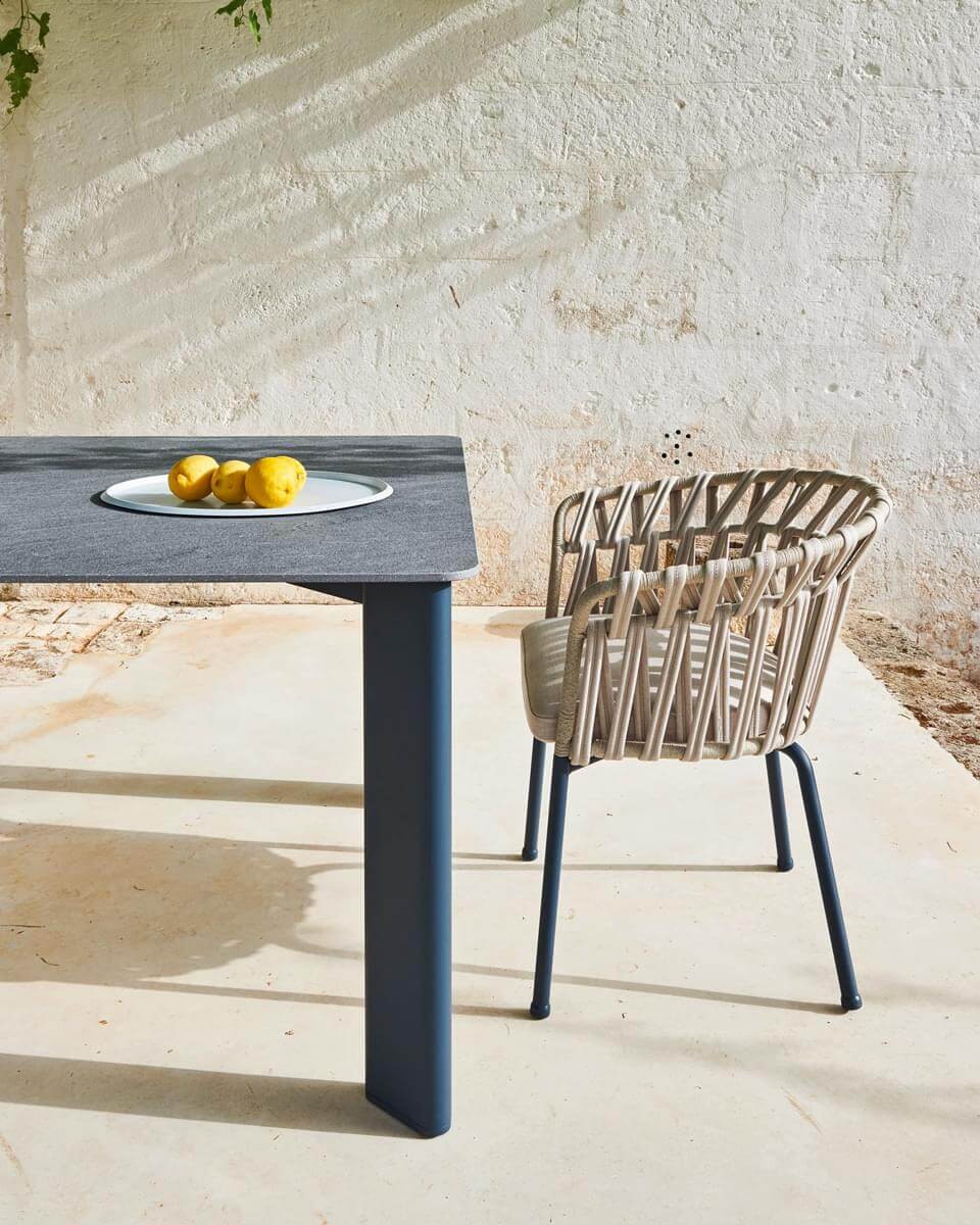 Plinto Table by Varaschin | Cassoni