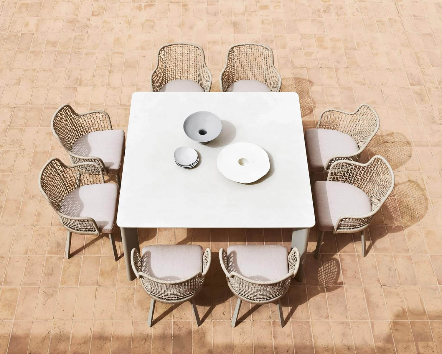 Plinto Table by Varaschin | Cassoni