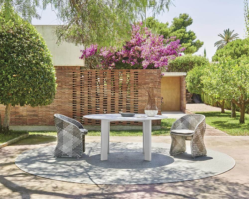 Sophisticated Plinto Table- Italian Designer & Luxury Outdoor Furniture ...