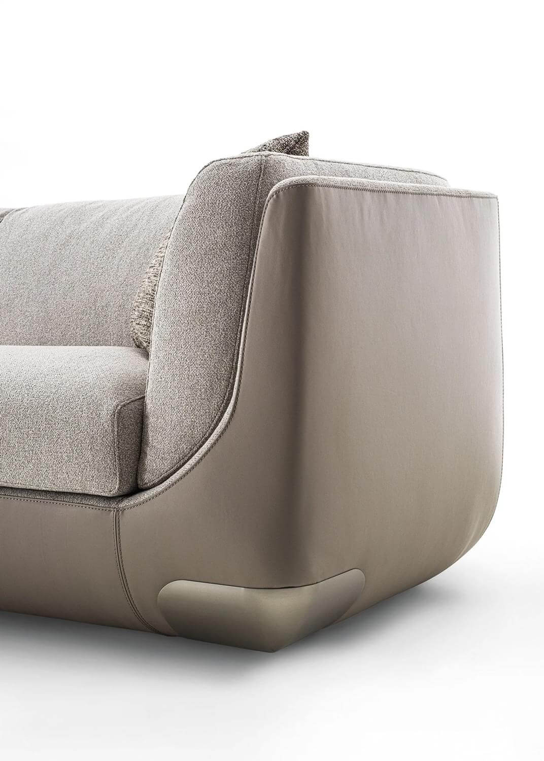 Bravery Sofa by Longhi | Cassoni