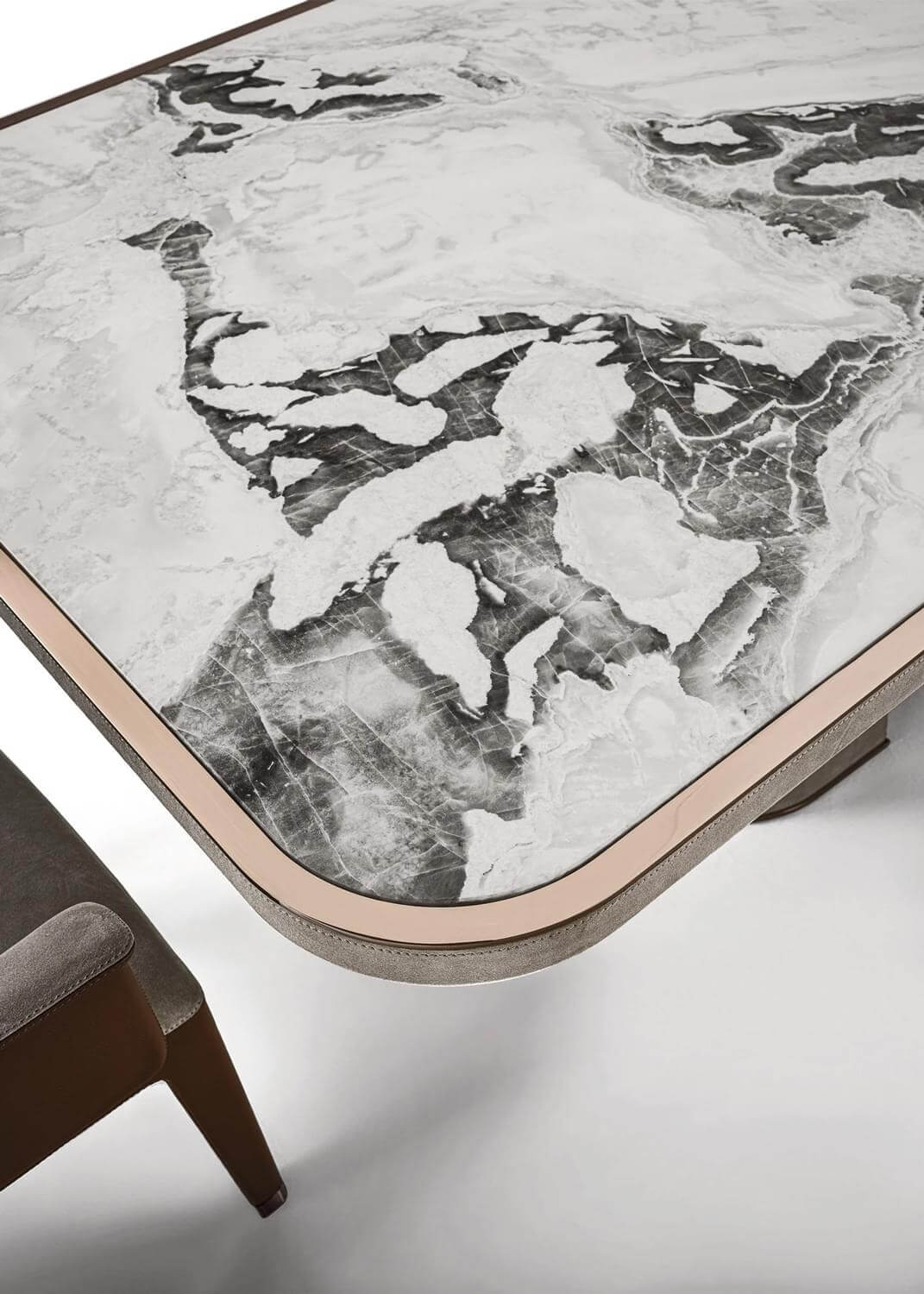 Elegant Journey Table - Italian Designer & Luxury Furniture at Cassoni