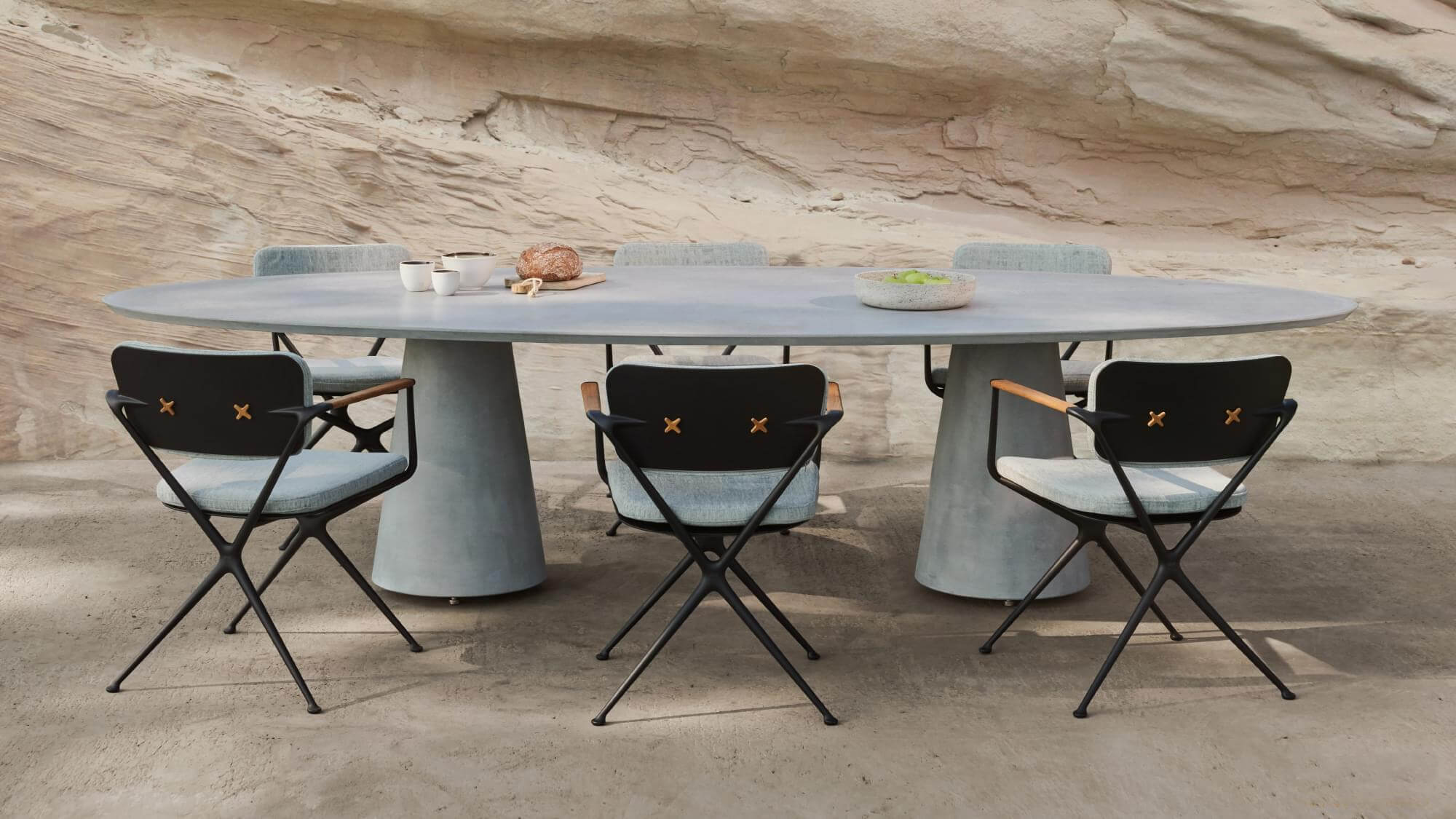 Conix Table by Royal Botania | Cassoni