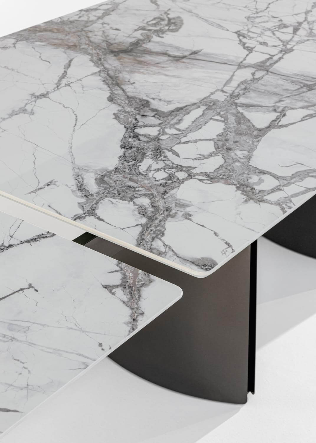 Torii Extendable Table by Bonaldo | Cassoni