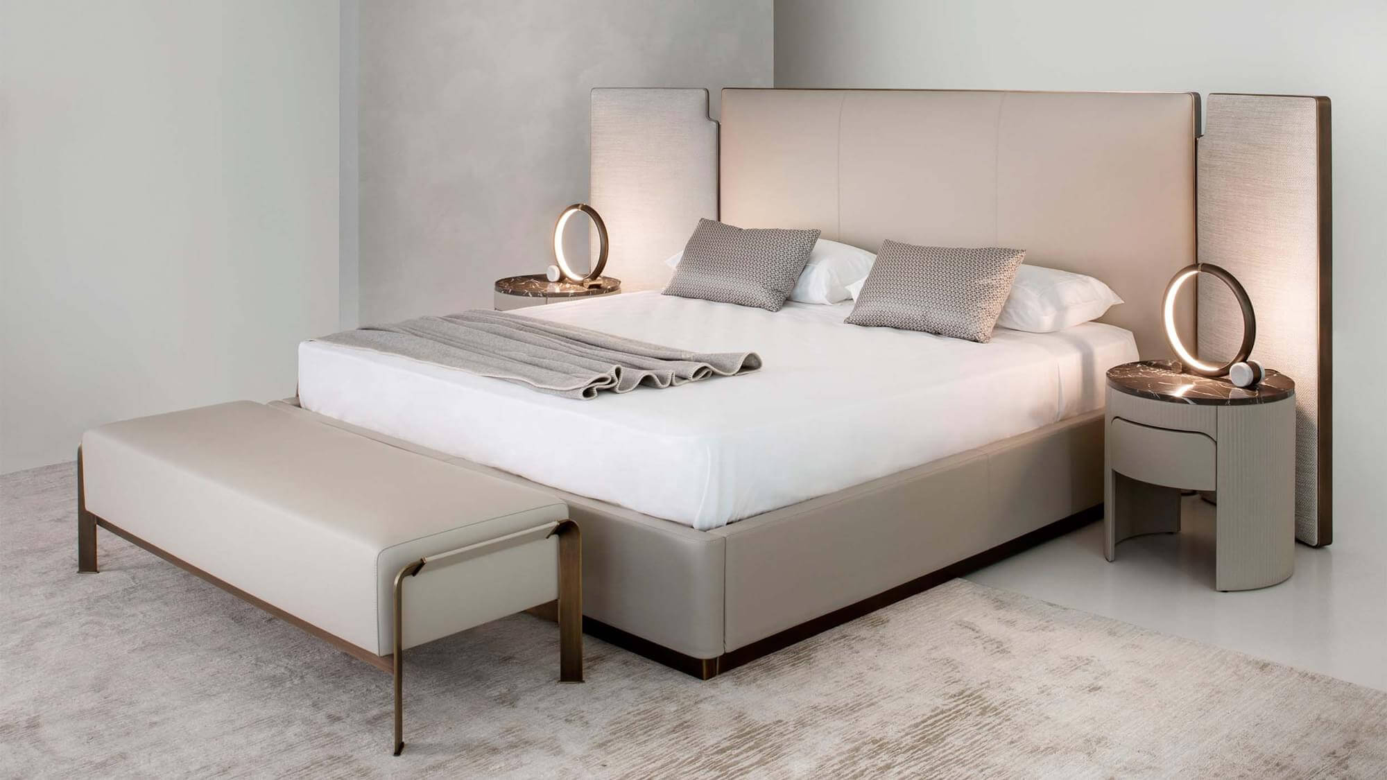 Falcon Bed by Rugiano | Cassoni