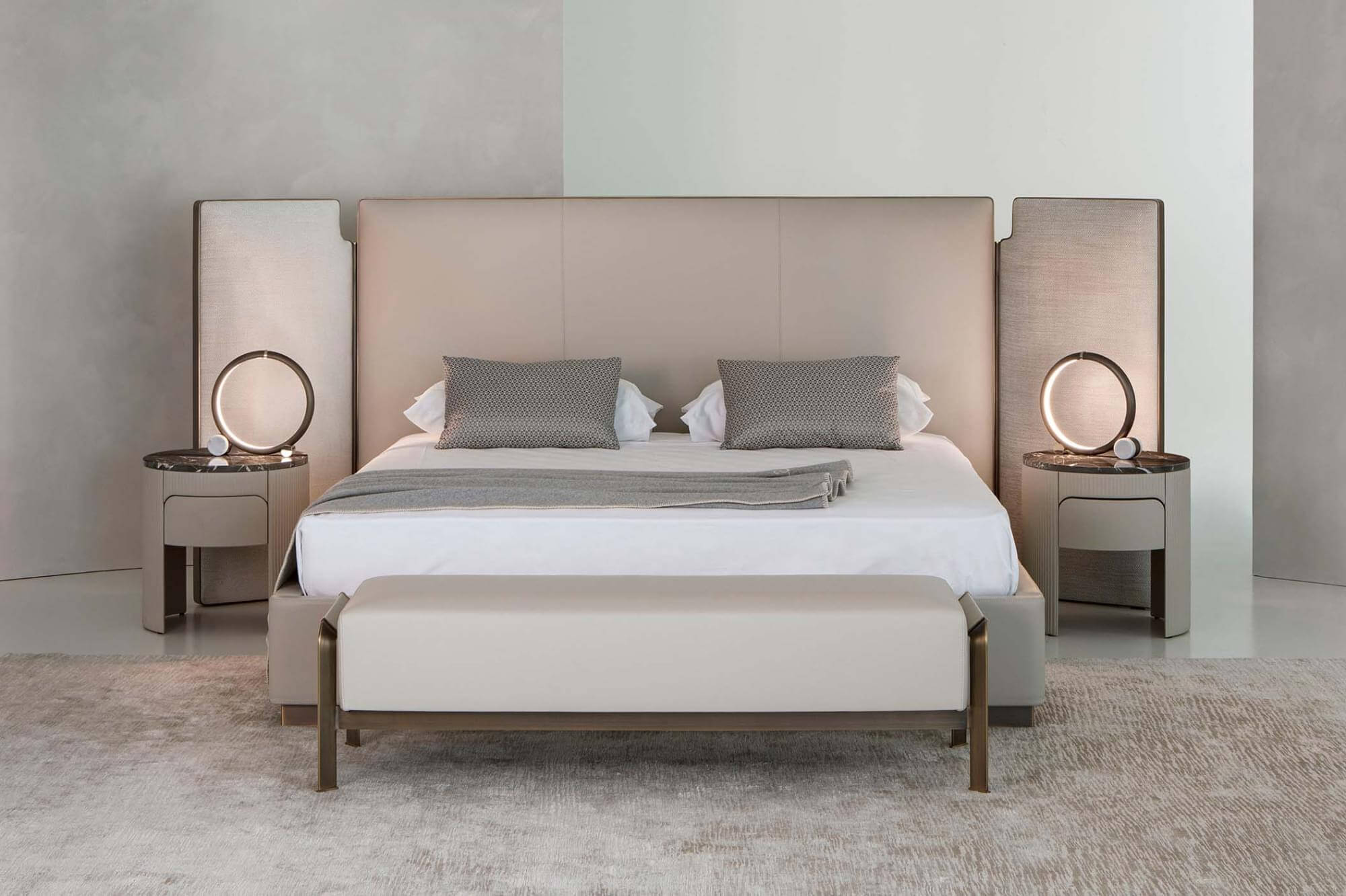 Falcon Bed by Rugiano | Cassoni