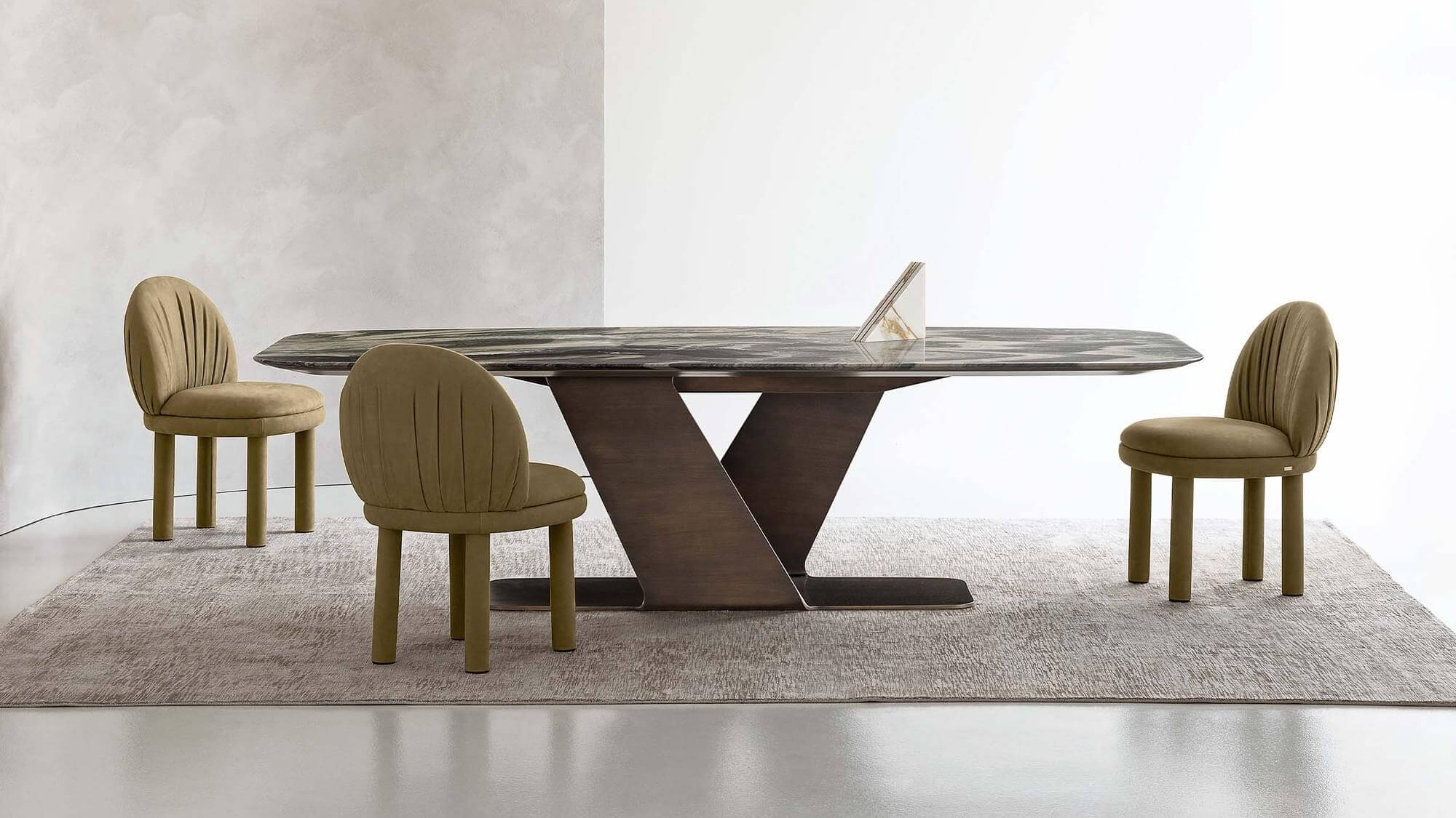 Sophisticated Wally Table - Italian Designer & Luxury Furniture at Cassoni