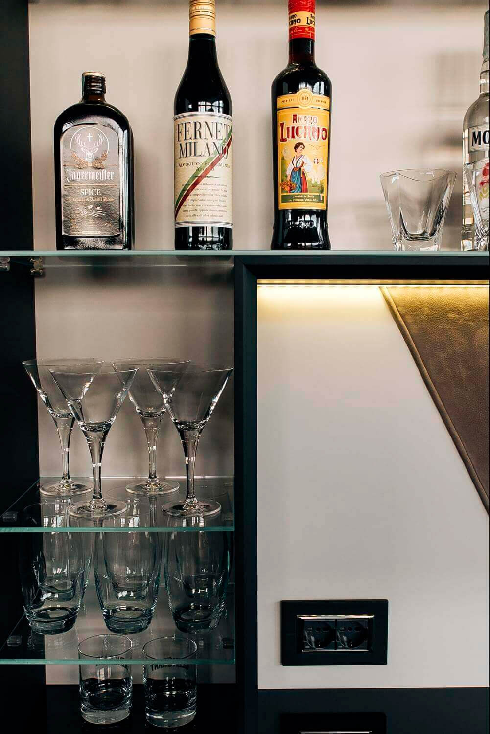 High-End Hemingway Home Bar - Italian Designer & Luxury Game Room ...