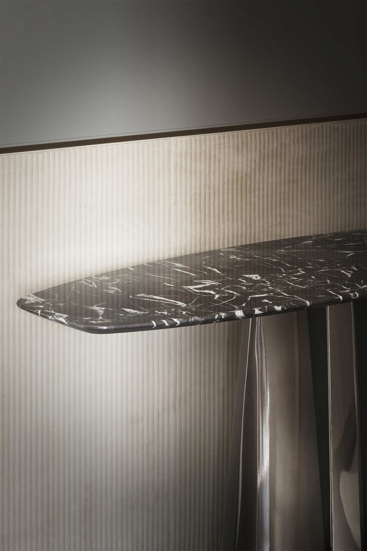 Absolute Console by Rugiano | Cassoni