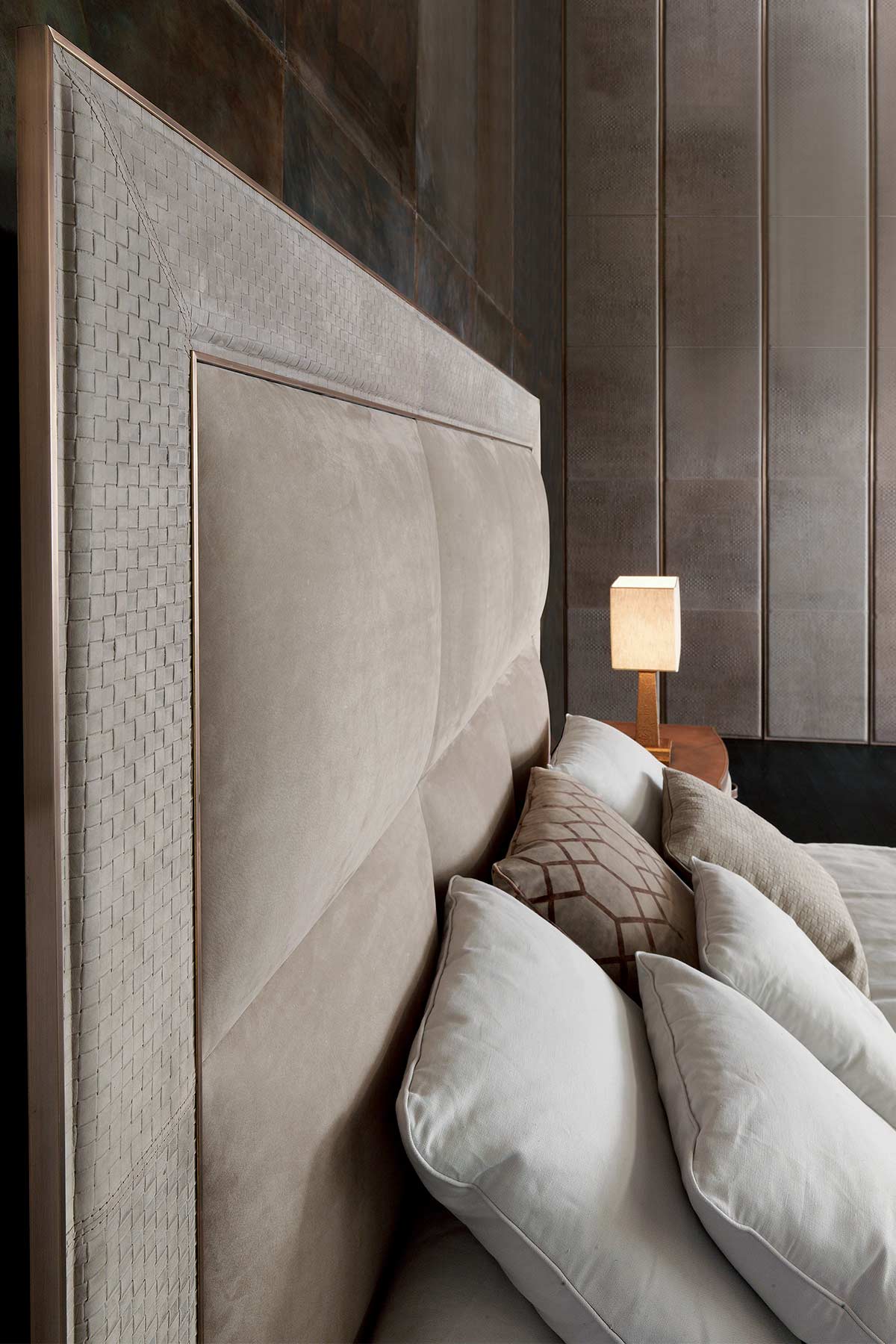 Aura Bed by Rugiano | Cassoni