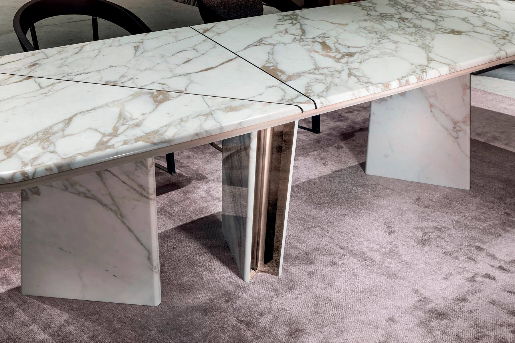 Mouth Table — Cassoni