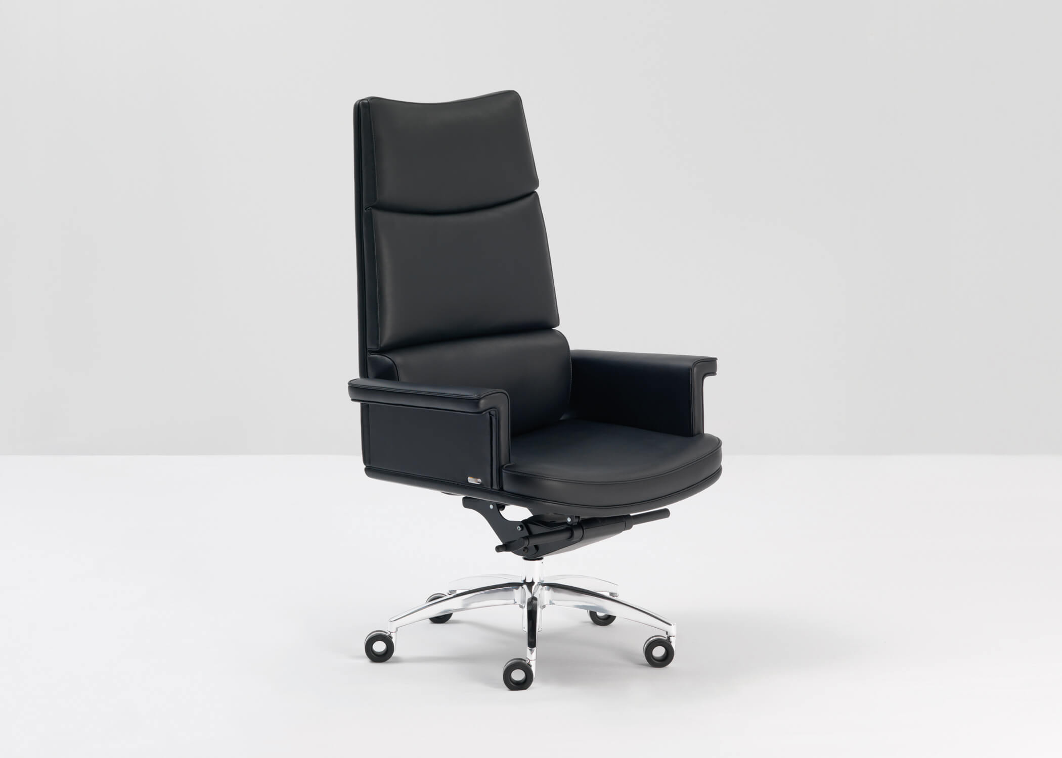 Tripla A Armchair by Mascheroni | Cassoni