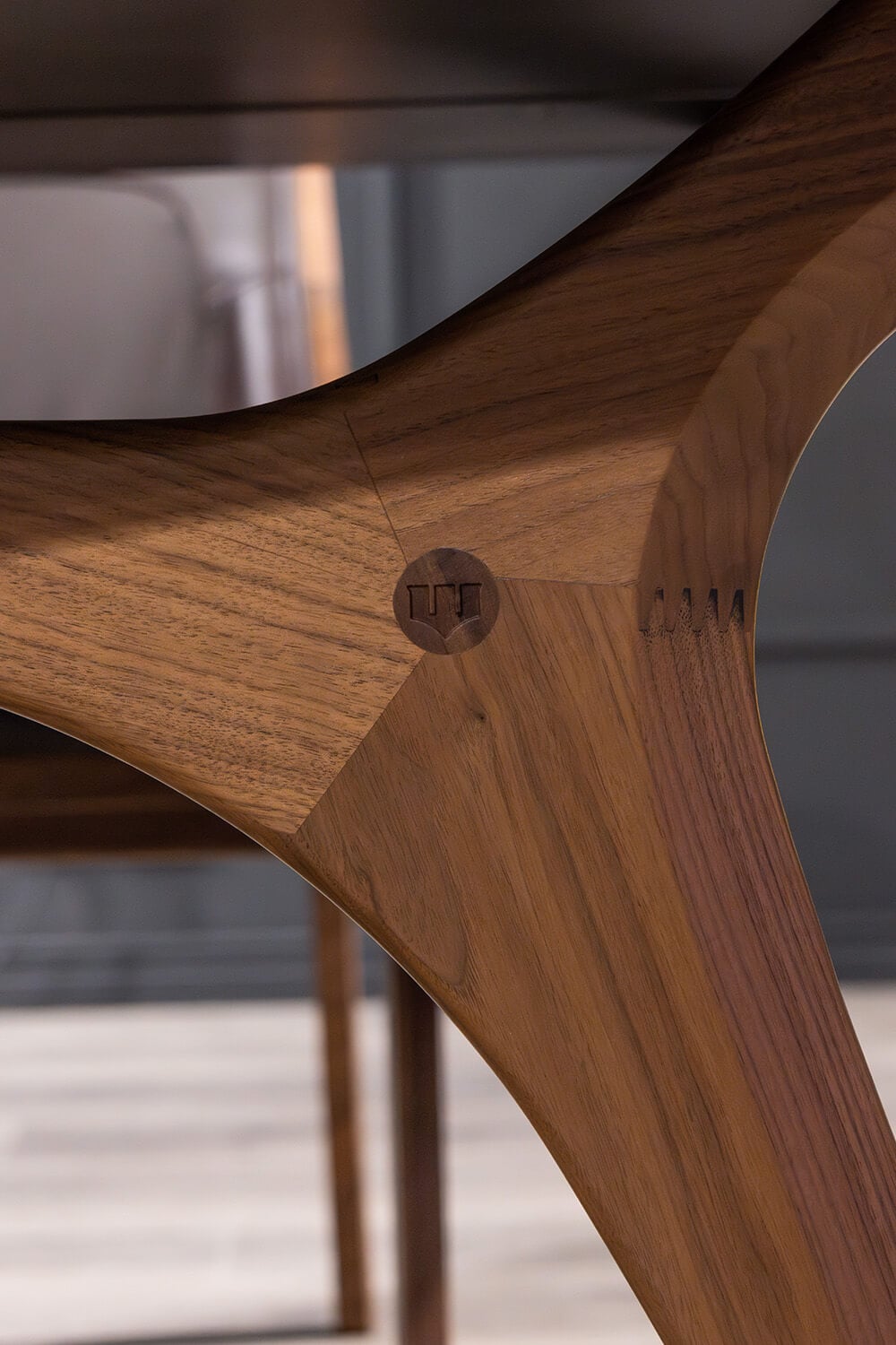 WE-020 Table by WAYNE Enterprises | Cassoni