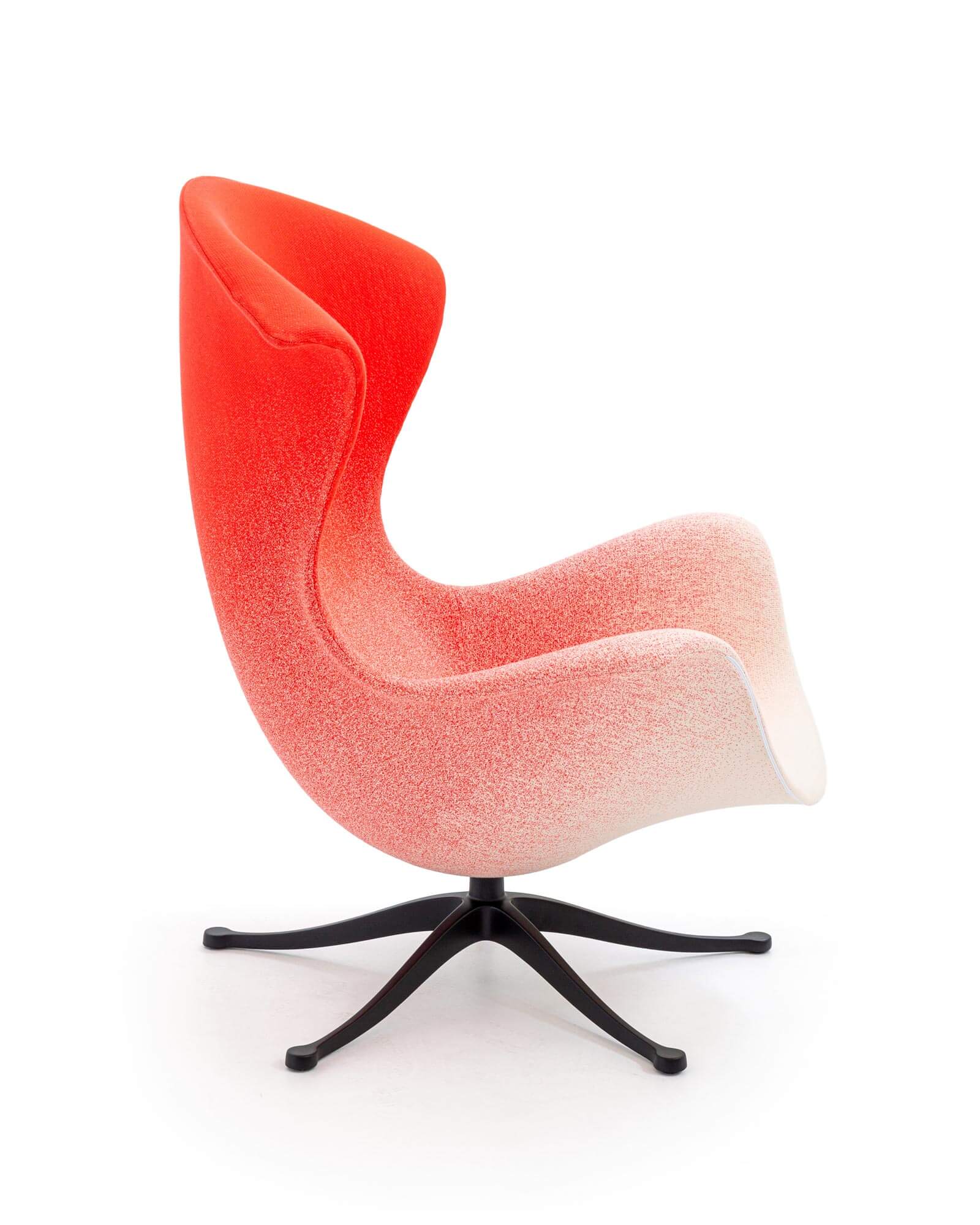 One Page Lounge Chair by Moroso | Cassoni