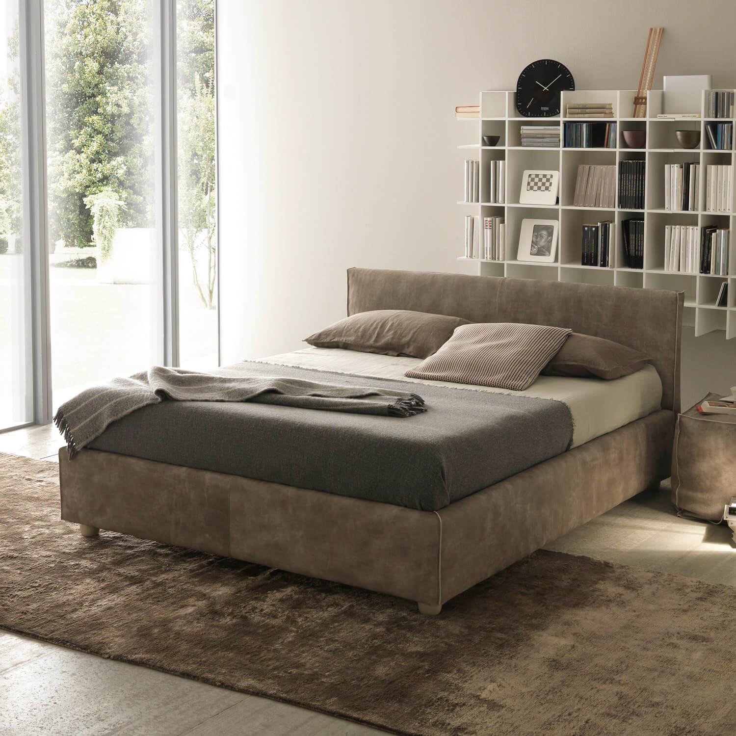 Metropolitan Bed — Cassoni