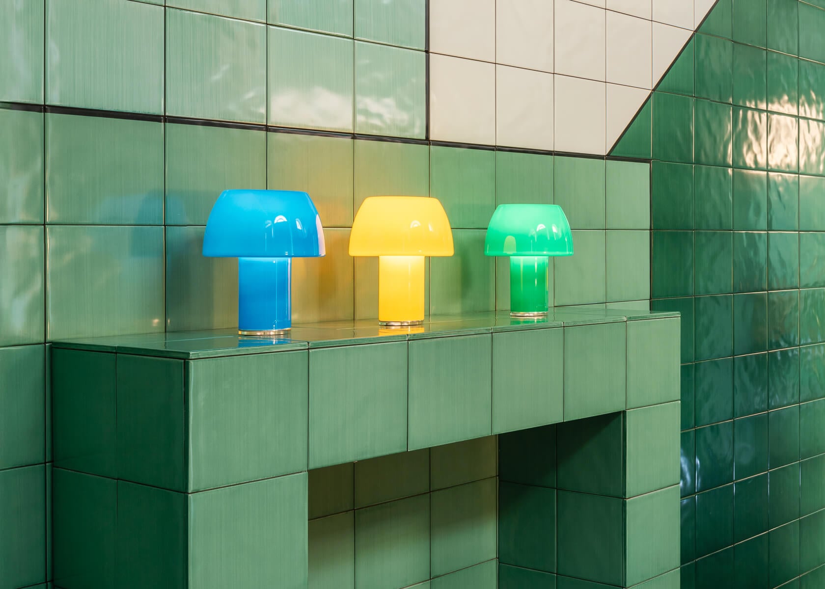 Elegant Lorosae Table Lamp - Italian Designer & Luxury Lighting at Cassoni