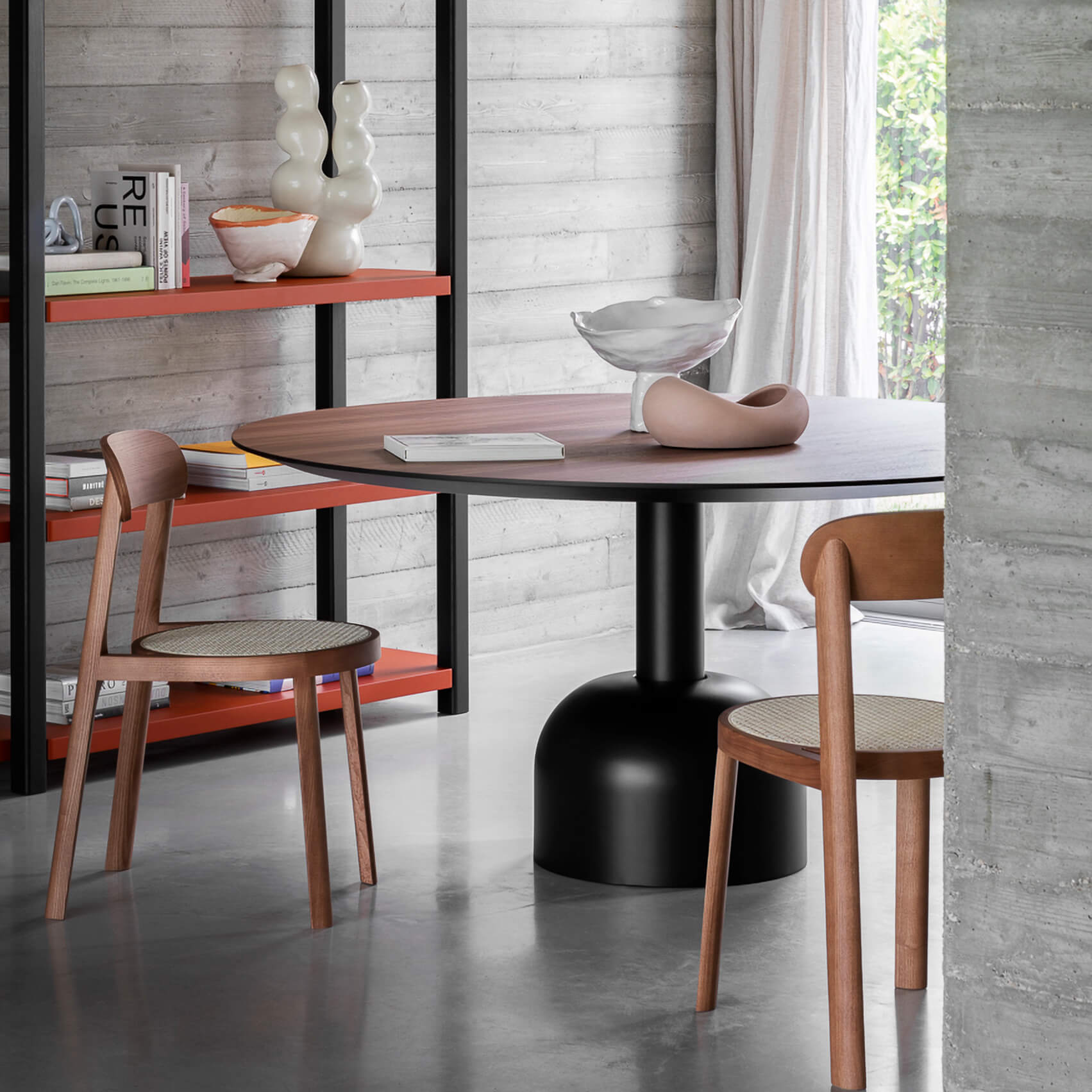 Illo Table — Cassoni