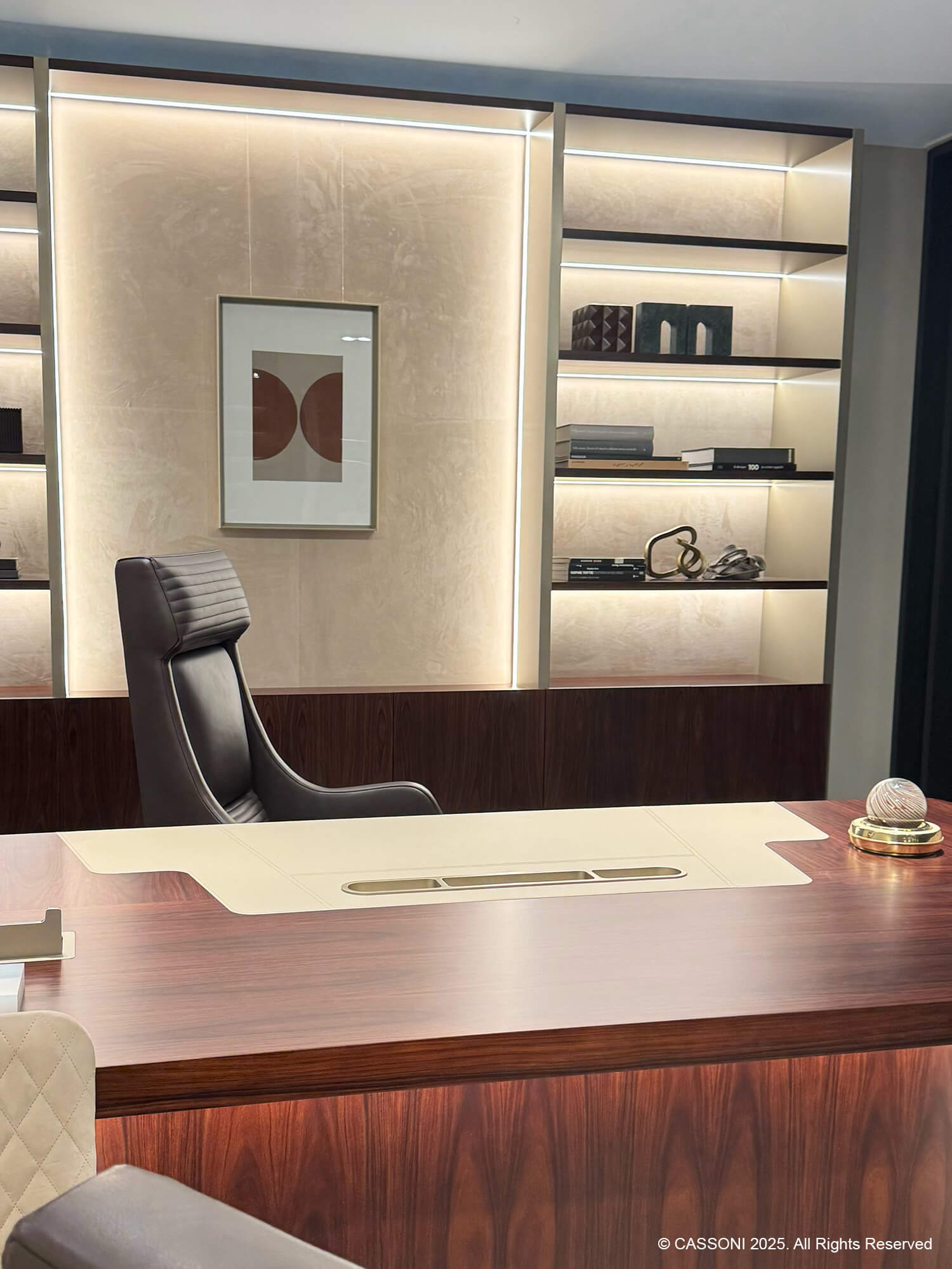 Royal Desk — Cassoni