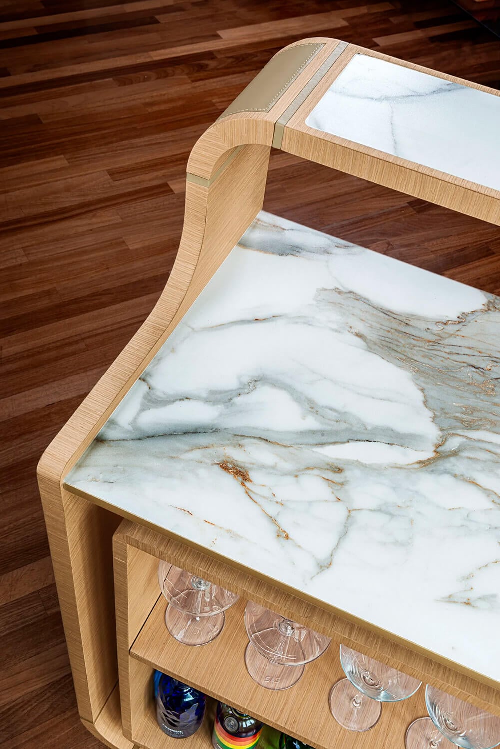 Hugo Wood Bar — Cassoni