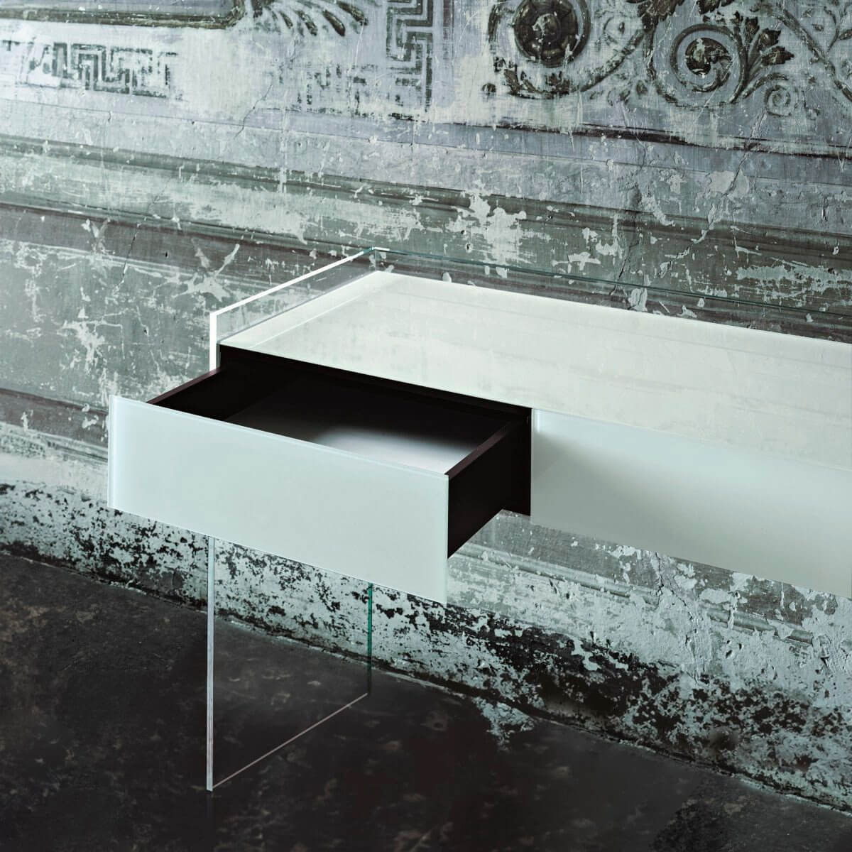Float Console — Cassoni