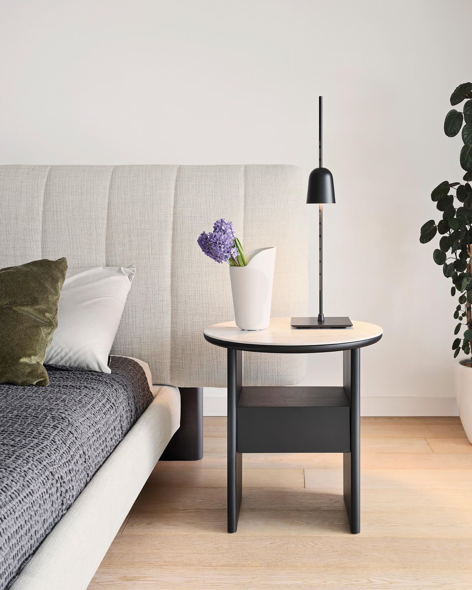 Ascent Table Lamp by Luceplan | Cassoni