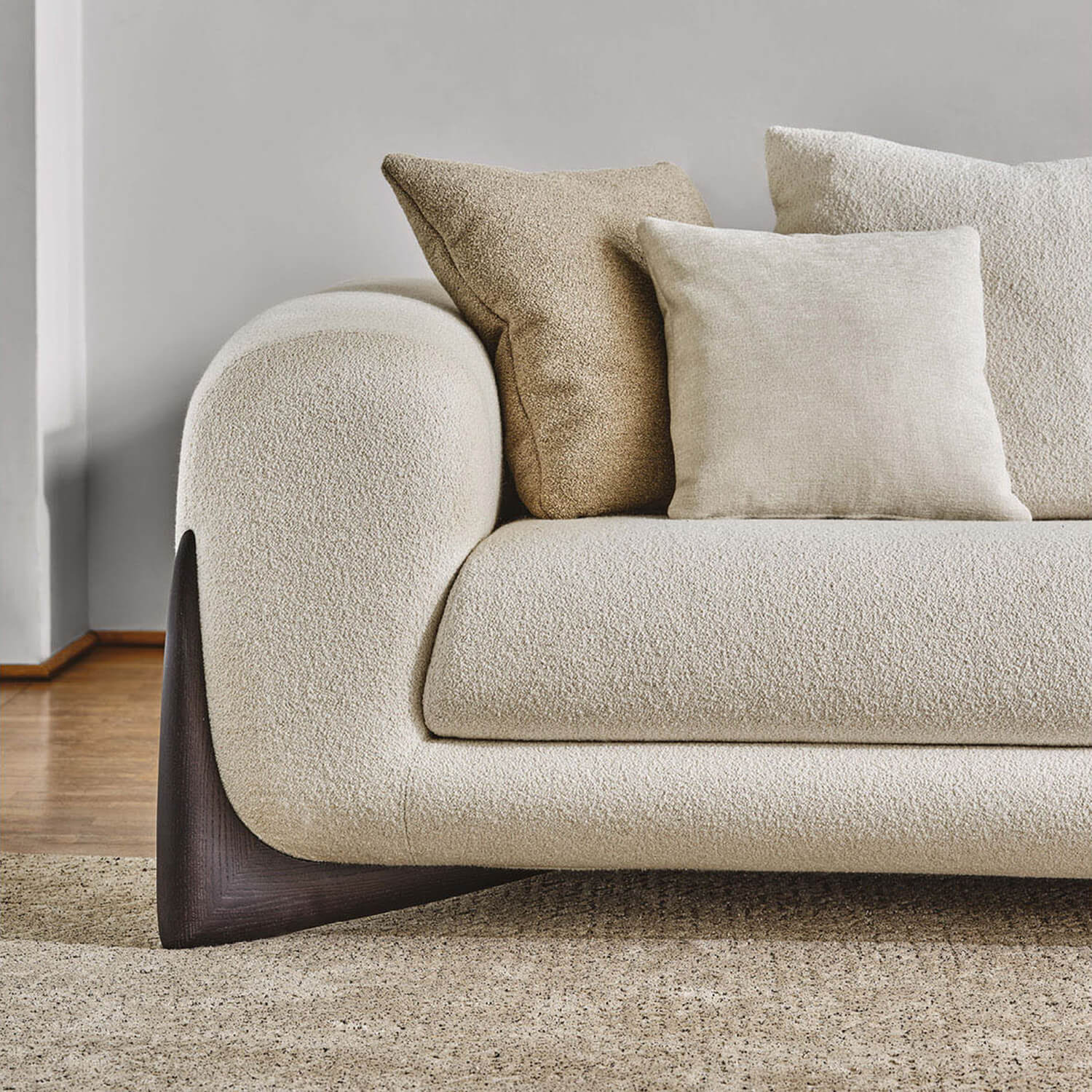Softbay Sofa by Porada | Cassoni