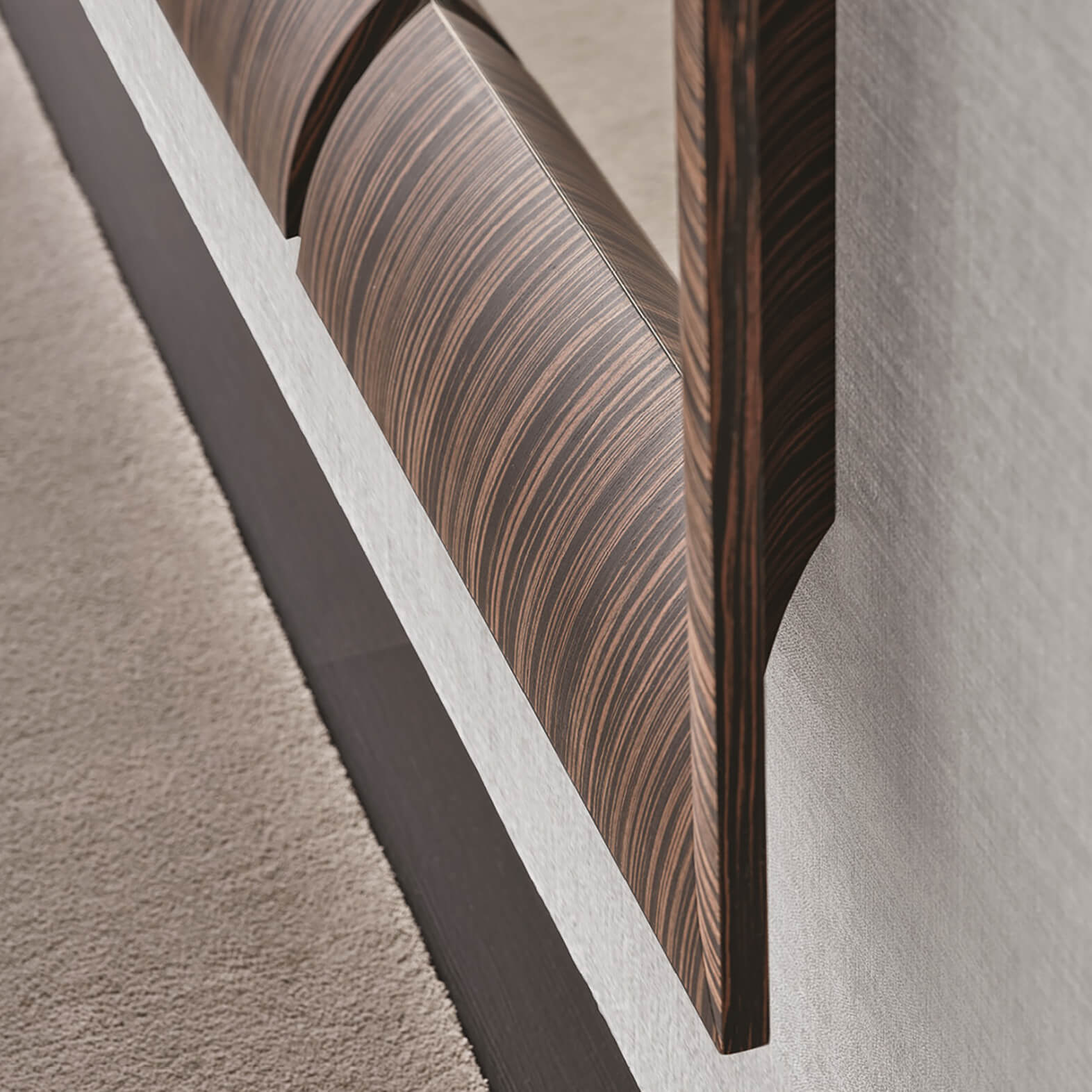 Triple Mirror by Porada | Cassoni