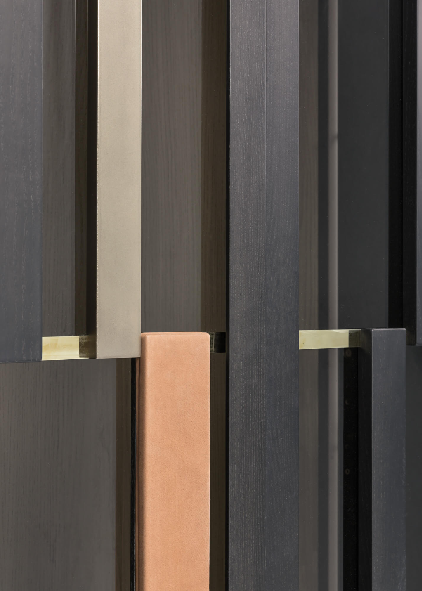 Hide Bookcase by Shake | Cassoni